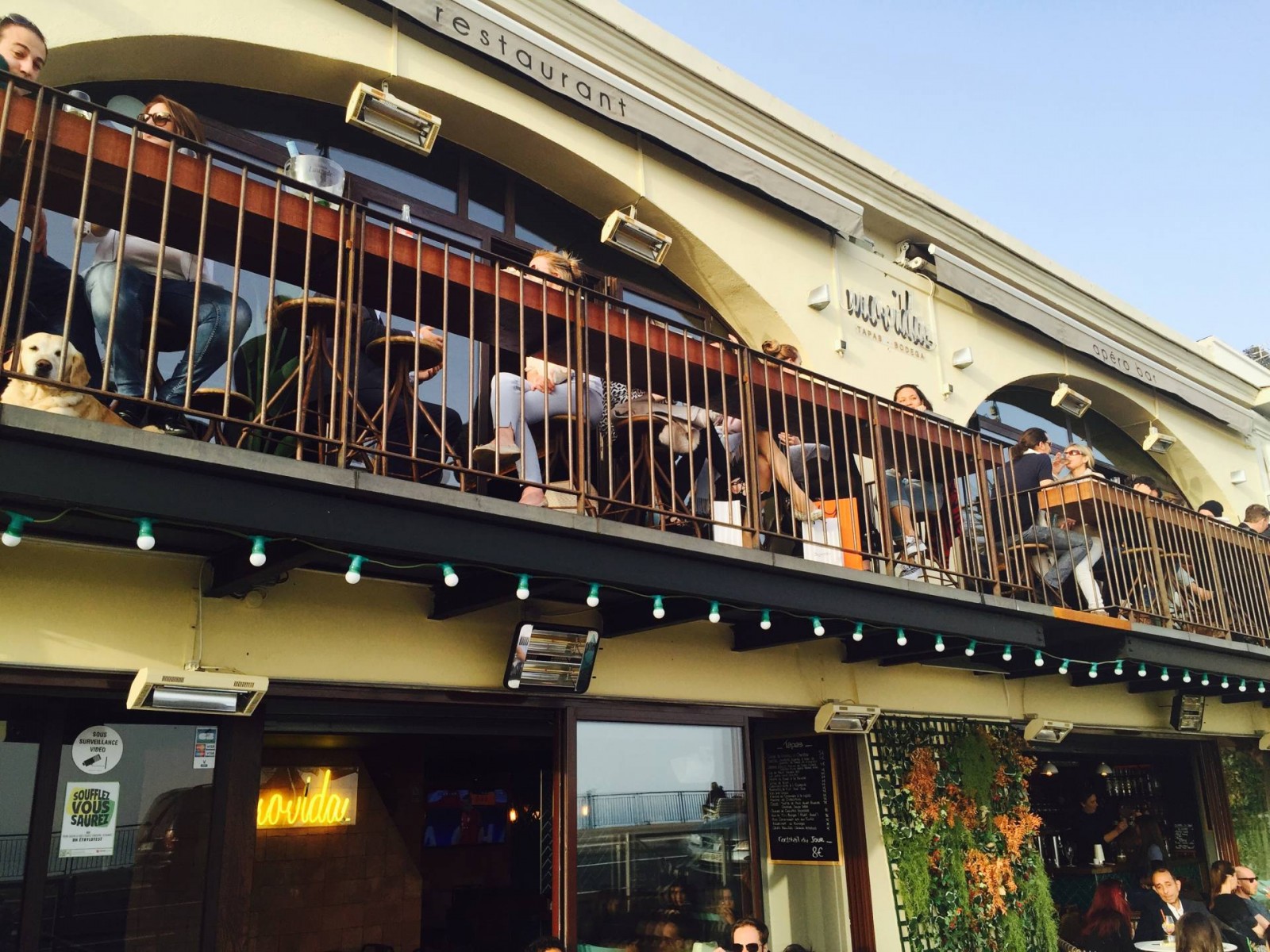 Apéro et tapas au Movida, à Nice, avec vue sur la mer